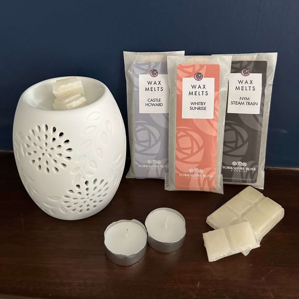 Wax Melt Burner Gift Set - Round Ceramic - Yorkshire Rose Candles